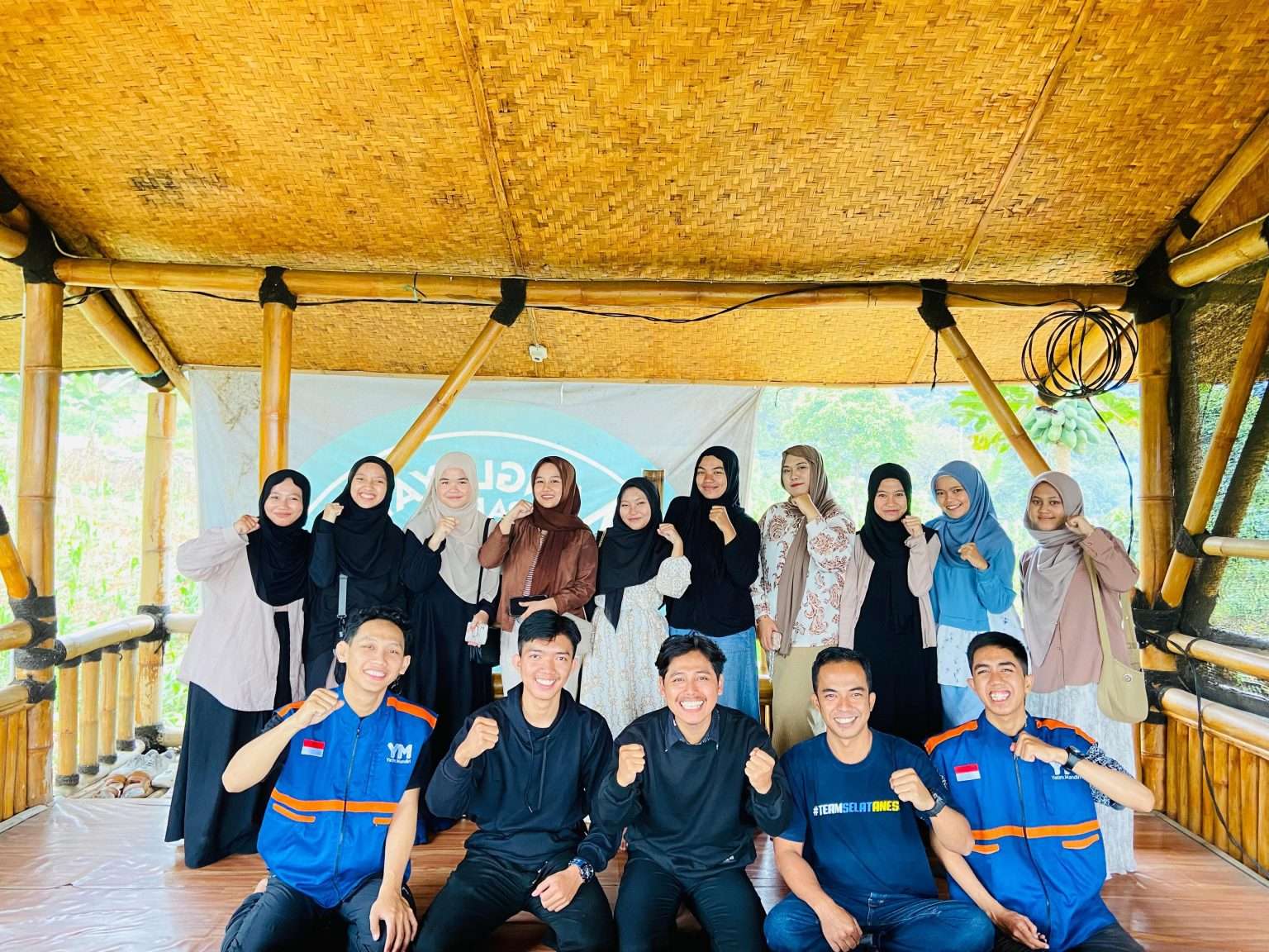 Yatim Mandiri Bandung Gelar Outing dan Milad Rekan ke-6