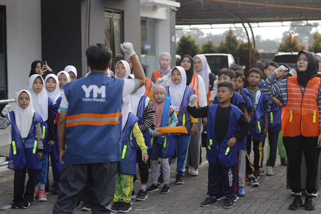 Gelar Tarhib Ramadhan dan Aksi Pungut Sampah di Bandung