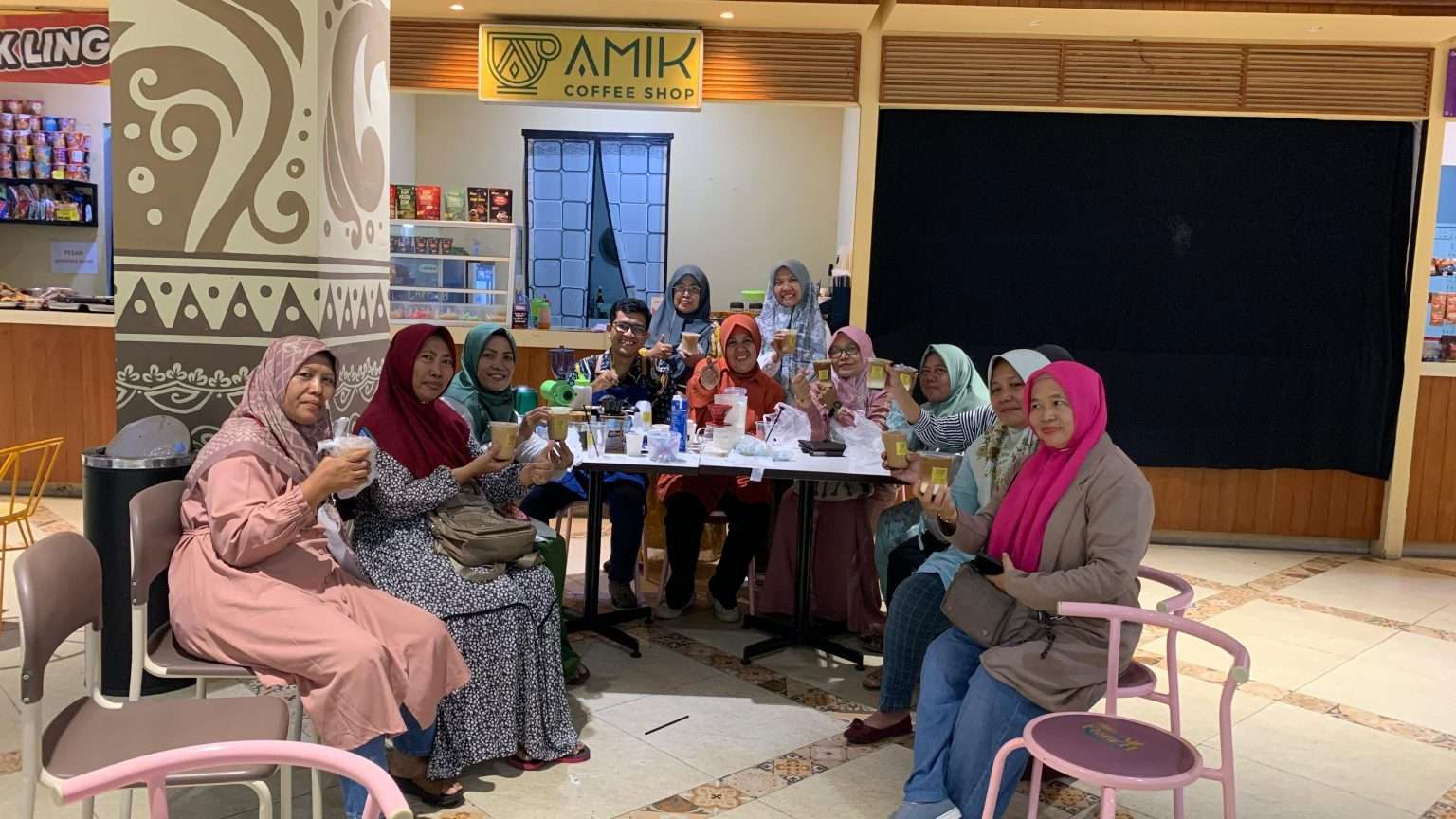 Outing Class Bunda BISA Gresik Belajar Jadi Barista